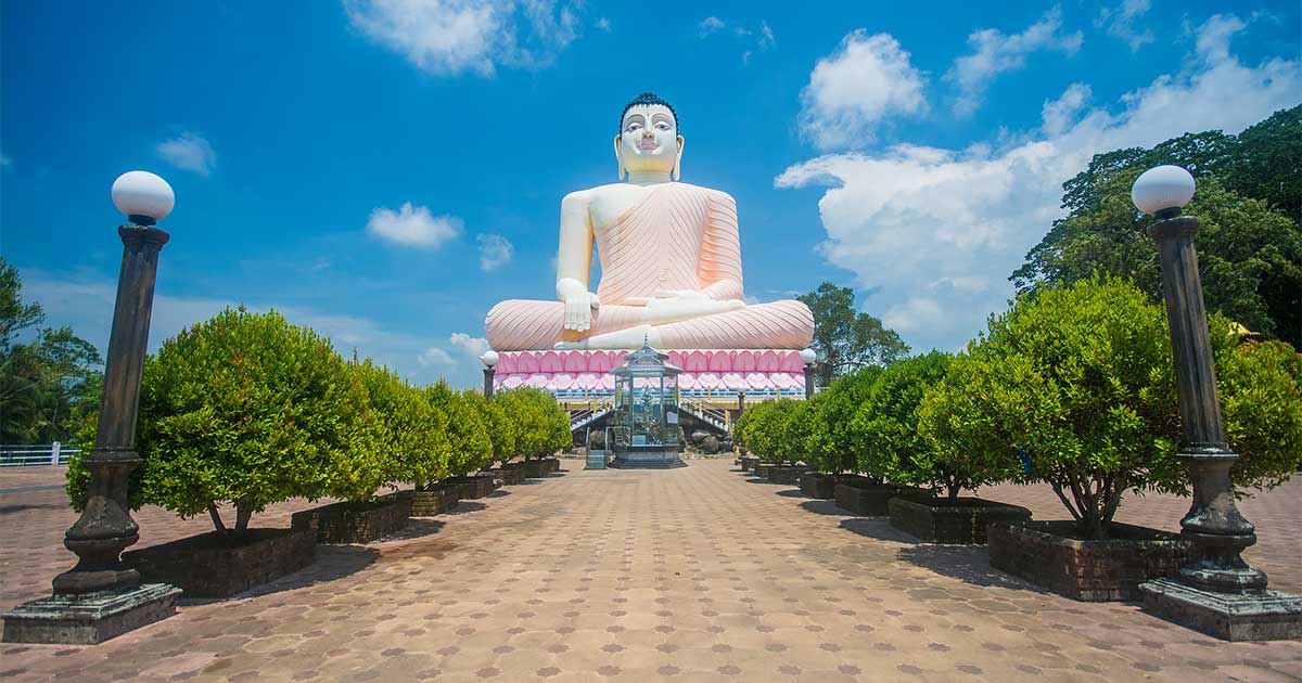 Temple in Bentota | THE Honeymoon Guide | Kande Viharaya Bentota