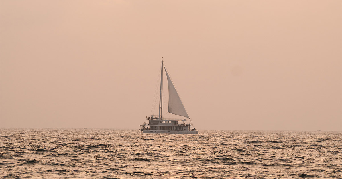Sunset Cruise Experience | The Honeymoon Guide | Sailing in Colombo