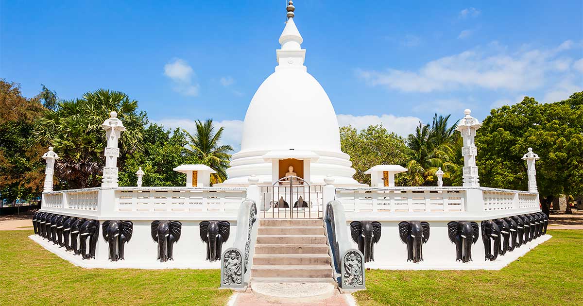 Buddhist Temple in Jaffna | The Honeymoon Guide | Dambukola Patuna