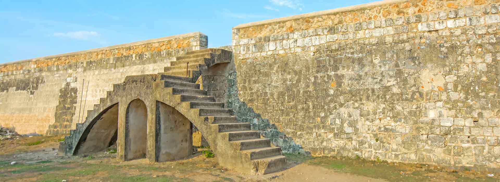 Jaffna Dutch Fort | The Honeymoon Guide | Historic Fort in Jaffna
